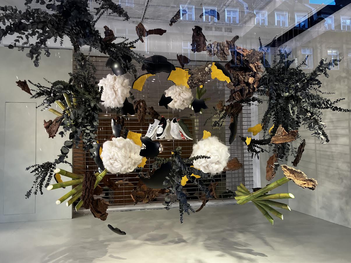 Selfridge's Window Display 2023 - Window Displays - 3D Studios